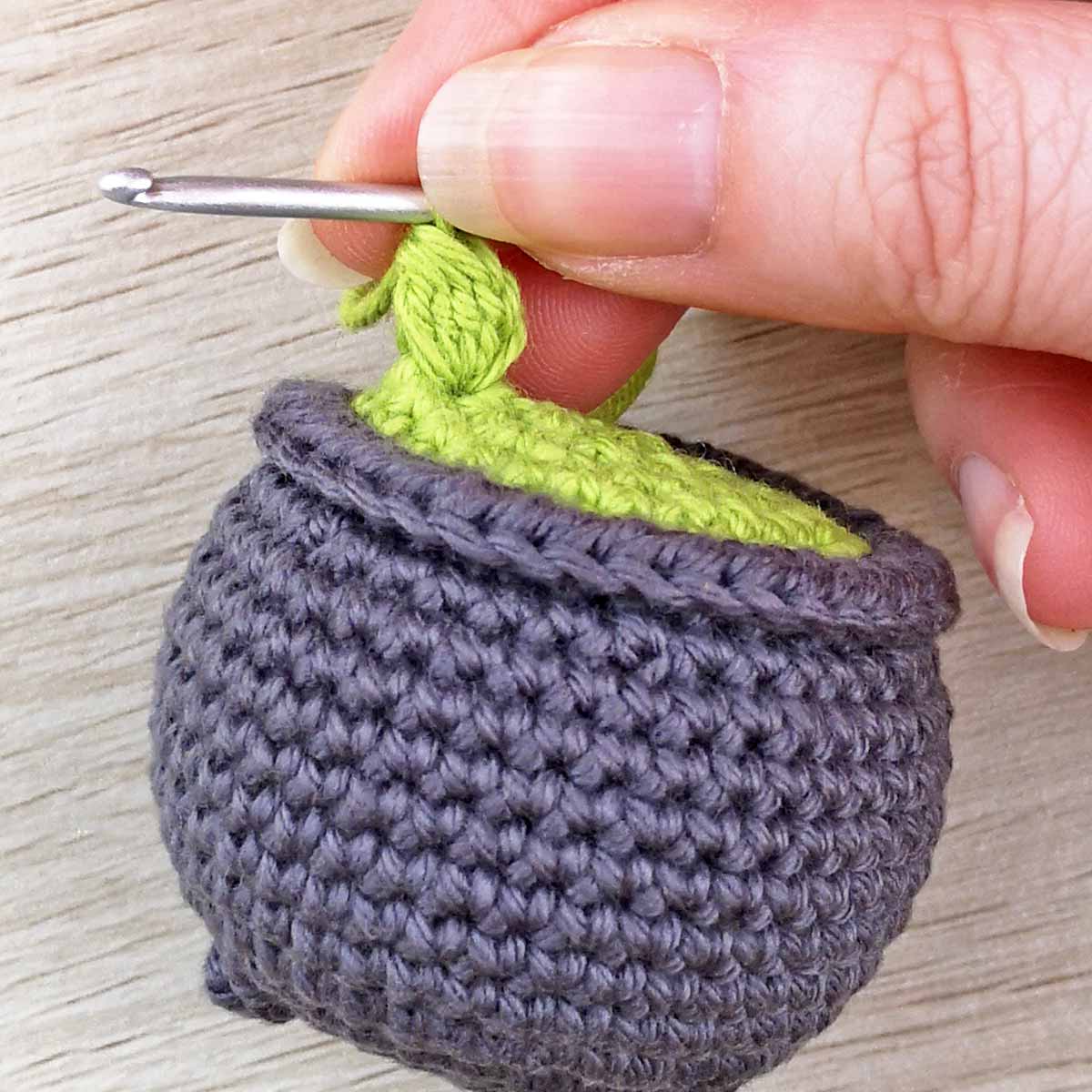No-Sew Mini Crochet Cauldron Pattern (Free!)