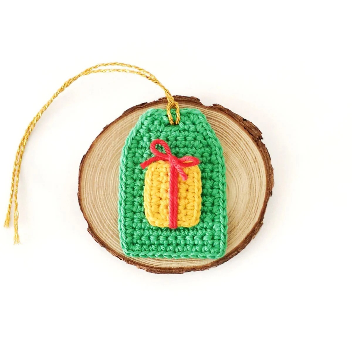 12 Fun & Festive Crochet Christmas Appliques (Free!)