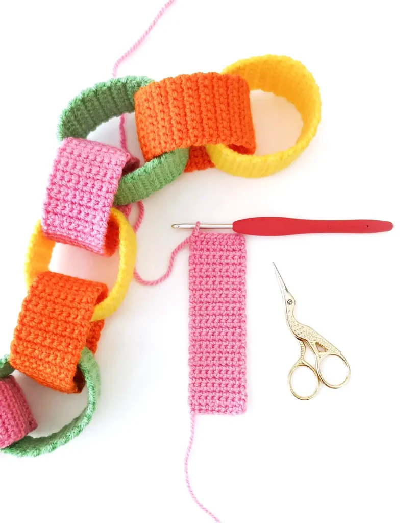 Easy Crochet Paper Chain Pattern (Free!)